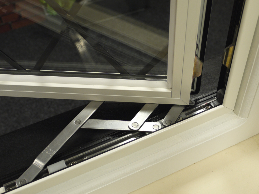 Royale Putty-Line Windows, Hardware and Handle Options | Duration Windows